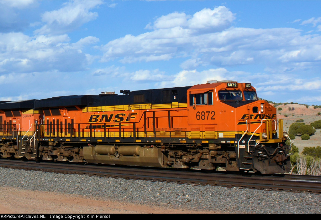 BNSF 6872